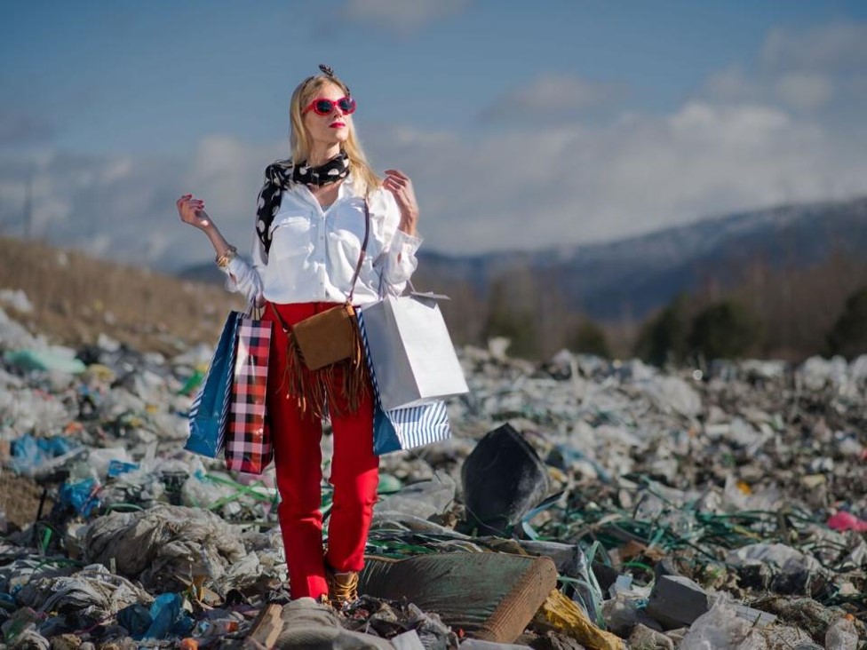 ¿A dónde va a parar nuestra ropa tras su desecho? – Tiempo de actuar